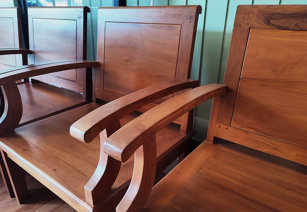 Ergonomic Office Chairs - Cripple Creek Caskets